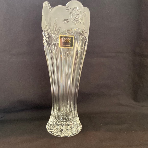 Oneida | Accents | Vintage Oneida Southern Garden Crystal 7 Bud Vase ...